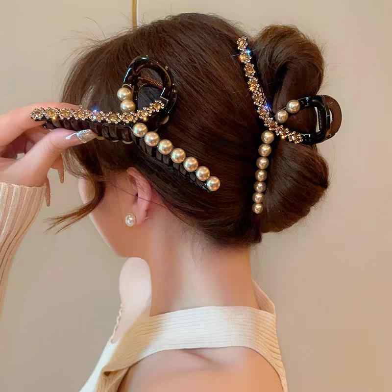 ・カテゴリ: 爪クリップ・デザイン: リボンび・主な素材: アクリル・製作方法: り・カラー展開: 金珠、金菊、シャンパン色、ブラック・サイズ展開: 小号8cm、大号13cm、小号11cm・対象: 子供