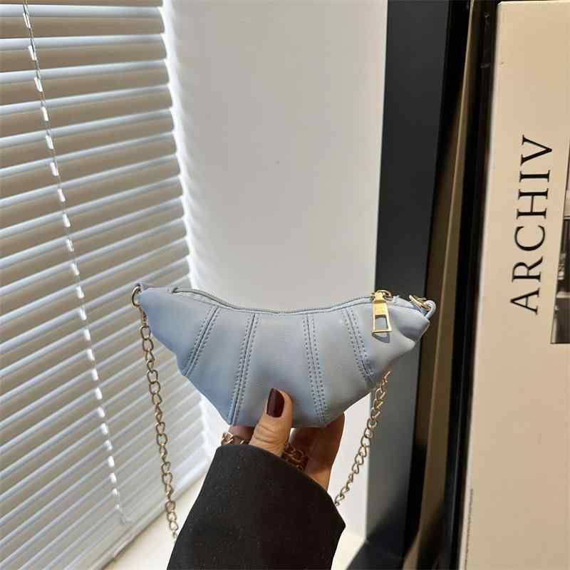 ・カラー展開: 黒、ピンク、ブルー、ブラウン、ローズピンク、白・スタイル: ストリート・主な素材: PU・バッグスタイル: 餃子バッグ・サイズ展開: ミニ・装飾: ステッチ、チェーン・裏地: ポリエステル・形状: 餃子型・開閉: ジッパー・...