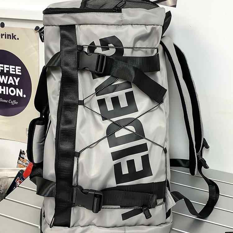 ・容量: 20-35L・素材: 牛津布・機能: 耐摩耗、干湿分離・裏地: ポリエステル・柄: アルファベット・スタイル: ストリート・カラー展開: グレー、ブラック、イエロー、オレンジ、ピンク・対象: 男女兼用・使用シーン: レジャー、旅行