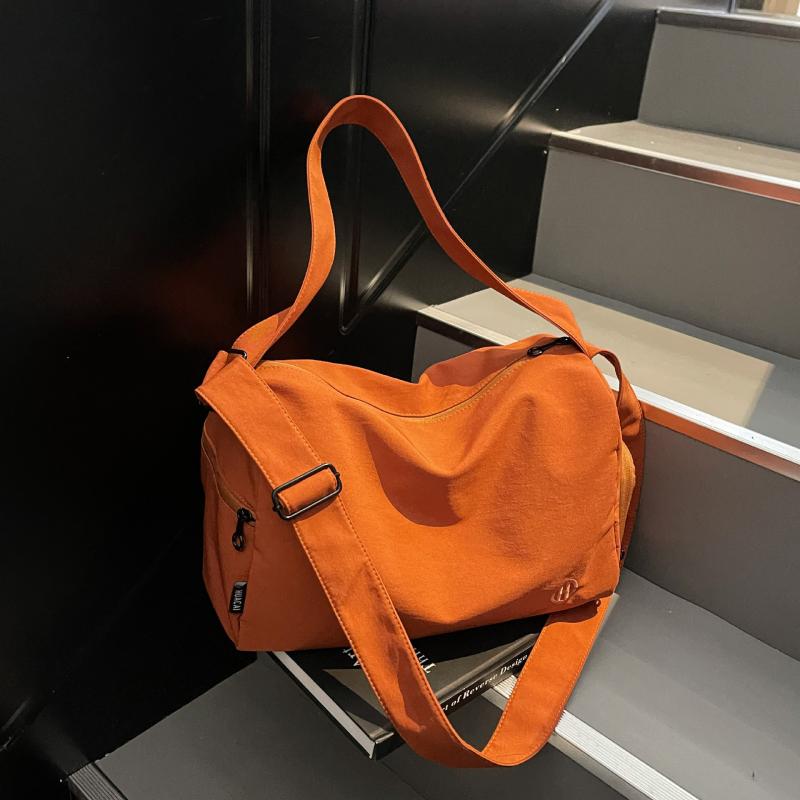 ・容量: 20-35L・主な素材: オックスフォード布・裏地: ポリエステル・スタイル: アーバンシンプル・カラー展開: オレンジ、ピンク、ブラック、アーミーグリーン、カーキ、グレー・機能: 超軽量・対象: 男女兼用