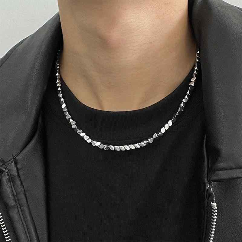 ・カテゴリ: ネックレス・素材: ビーズ、合金・チェーンの種類: 瓜子チェーン・チェーンの周り: 41cm-50cm・カラー展開: ブラック、グレー・デザイン: ジオメトリック、つらら花・スタイル: 個性派、ストリートスタイル・重量: 約2...