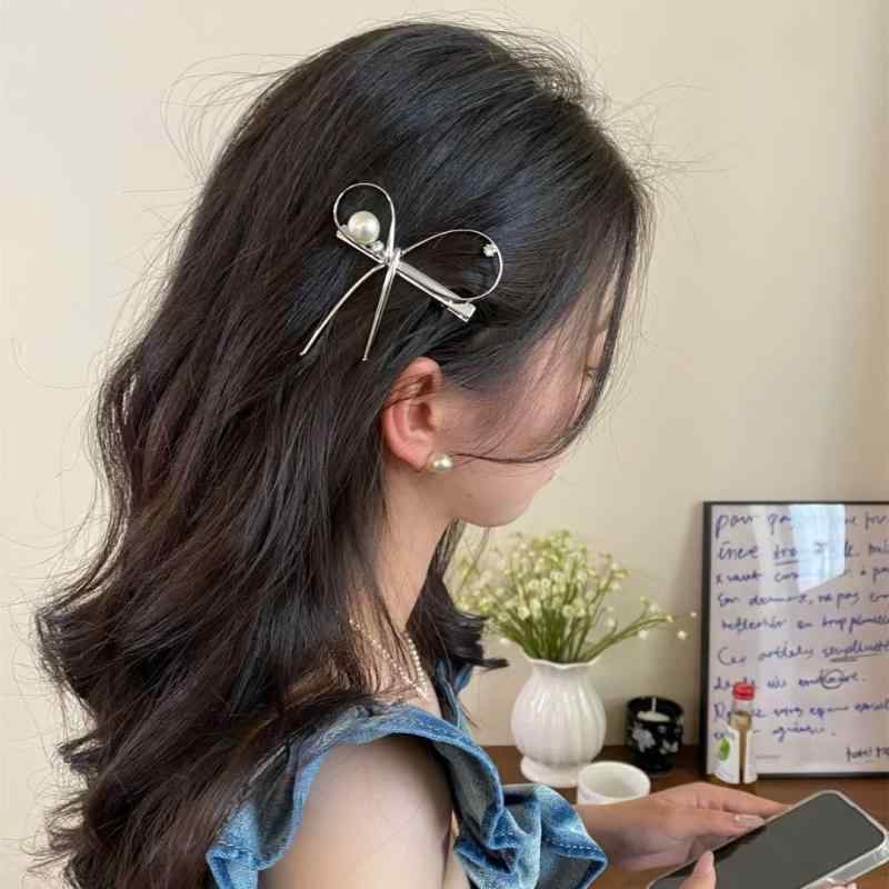 ・素材: 合金・スタイル: 韓国風・加工技術: 手工・ヘアクリップ分類: ダッカールクリップ・カラー展開: シルバー、ゴールド・トレンド要素: リボン・スタイル分類: 爽やかでスウィート・カテゴリ: ヘッドドレス・対象: レディース