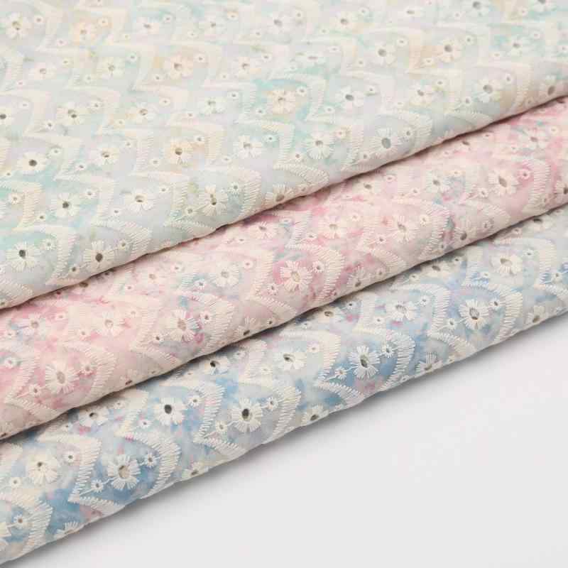 ・幅: 130cm・刺繍工芸: 立体刺繍・主な用途: シャツ、ウェディングドレス、ルームウェア、キャミソール、ワンピース、ファッション、装飾布、ステージ衣装、インナー・パジャマ、テーブルクロス・別名: 平刺繍プリント・柄: 幾何学模様・流行...