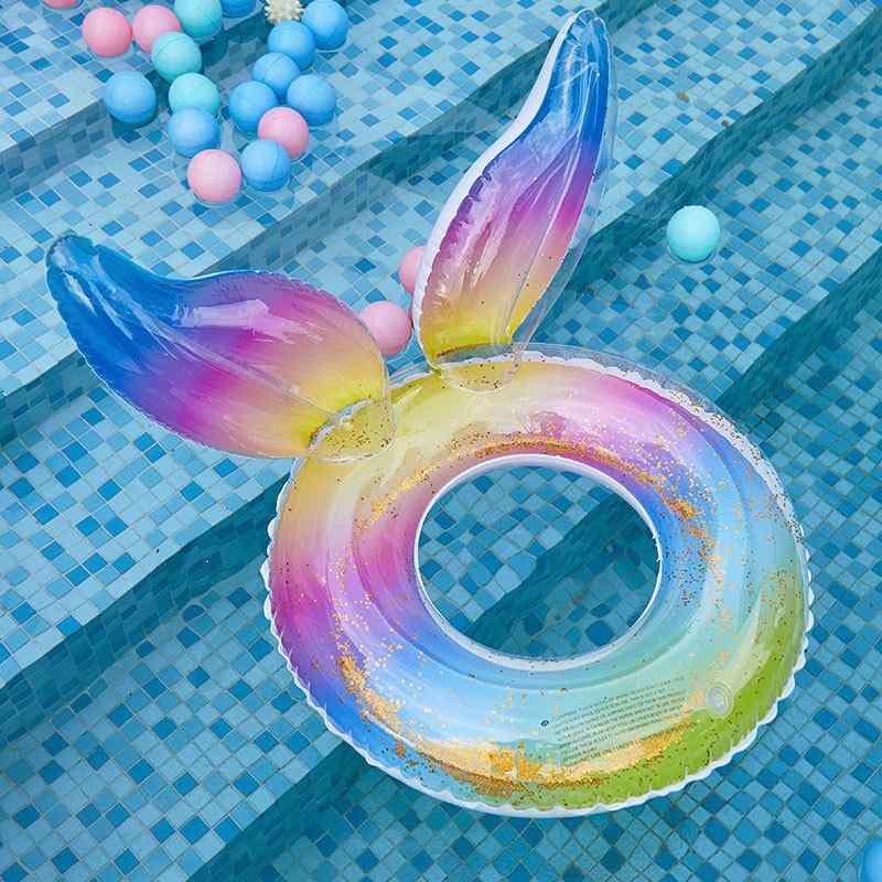 ・カテゴリ: 浮き輪・対象: 子供・主な素材: PVC・PVC厚: 0.18mm・柄: プリント・デザイン: 美人魚、無地魚尾ブルー、無地魚尾ピンク・サイズ展開: 70#、90#、110#