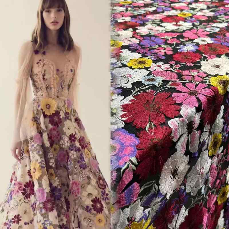・素材: ポリエステル・糸本数: 交織・密度: 針数計算・生地幅: 130cm・刺繍加工: コンピュータ刺繍・用途: ウエディングドレス、ワンピース、ファッション、チャイナドレス、装飾布、舞台衣装、クッション・抱き枕、テーブルクロス・柄・デ...