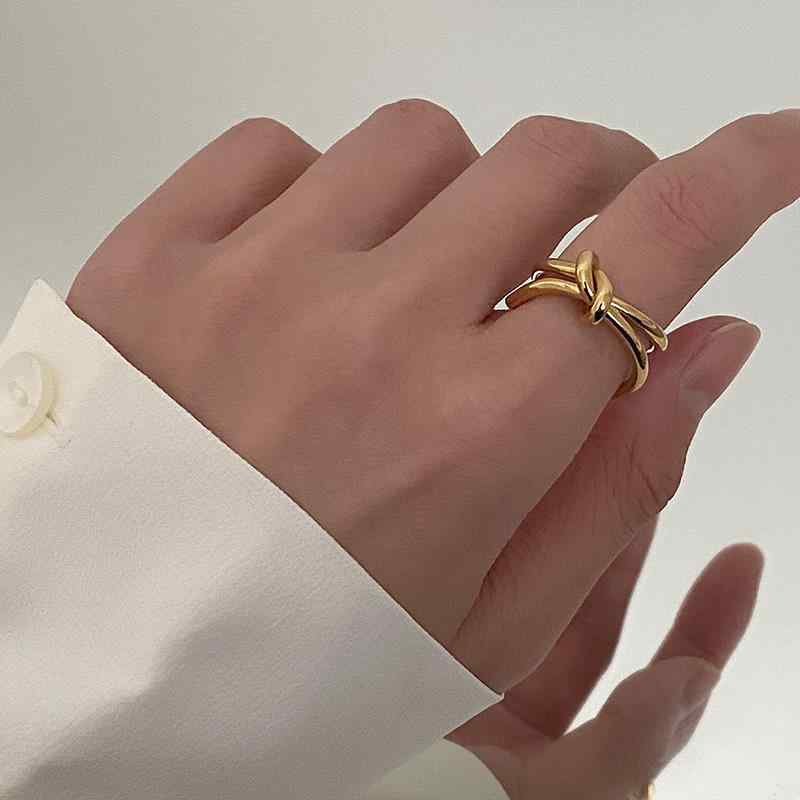 ・カテゴリ: 指輪、リング・素材: 銅・デザイン: リボン・処理プロセス: 電気メッキ・スタイル: レディース・カラー: ゴールド
