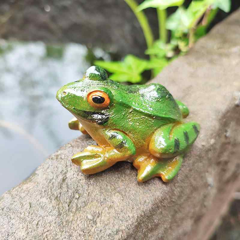 ・カテゴリ: 置物・スタイル: 田園風・主な素材: 合成樹脂・カラー展開: 仿真樹脂小青蛙1個、仿真樹脂小青蛙2個、仿真樹脂小青蛙3個、仿真樹脂（青蛙1個+烏亀1個）セット、ミニミニカップル青蛙1ペア
