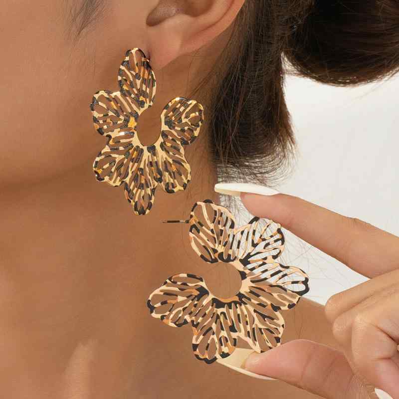 ・カテゴリ: 耳飾り・主な素材: 合金・デザイン: 葉、花、花瓣・加工技術: 電気メッキ・カラー展開: レオパード・スタイル: ファッション・通勤・対象: レディース