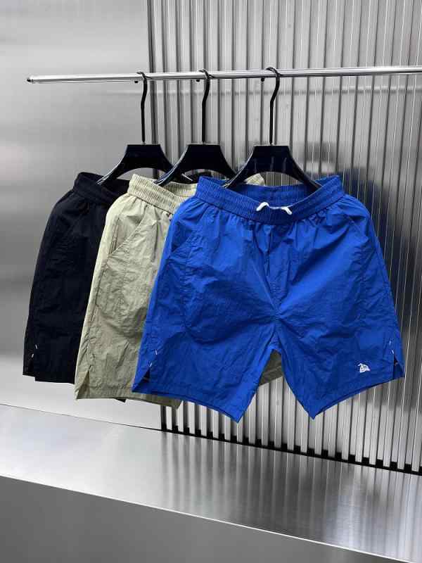 ・カテゴリ: 工装パンツ・スタイル: 港風・パンツ型: ルーズ・パンツ丈: ショート・腰型: 中腰・厚み: 薄手・柄: 無地・主な素材: ポリエステル・ストレッチ: 微弾力・使用シーン: 日常・裾デザイン: ストレート・ディテール: バッジ...