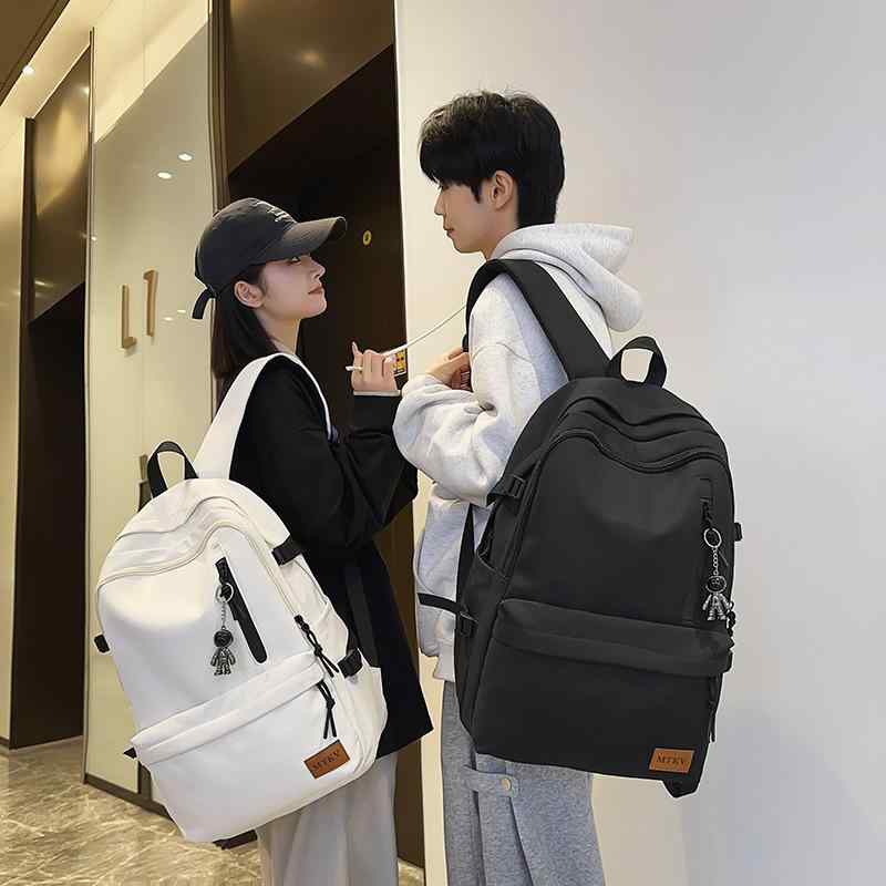 ・カラー: ブラック、ホワイト、ブルー、レッド・サイズ展開: 大サイズ単品、大サイズキーホルダー付き、小サイズ単品、小サイズキーホルダー付き・対象: 男女共用・用途: 学校・教育・素材: ナイロン・スタイル: ストリート・容量: 20-35...