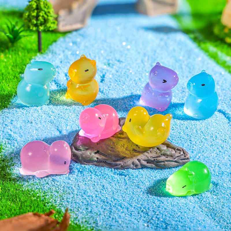 ・カテゴリ: 樹脂工芸品・主な素材: 樹脂・カラー展開: 蹲坐カピバラ、打滾カピバラ、翹屁カピバラ、横たわりカピバラ、前後開脚カピバラ、うつ伏せカピバラ、お座りカピバラ、振り向きカピバラ