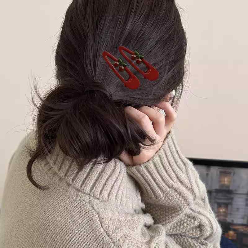 ・素材: 合金・スタイル: チェリーヘアクリップ・処理プロセス: り・ヘアクリップ分類: サイドクリップ・カラー展開: チェリーヘアピン、チェリー中空ヘアクリップ・デザイン要素: チェリー・テイスト: 万能・スタイル分類: ファッション通勤...