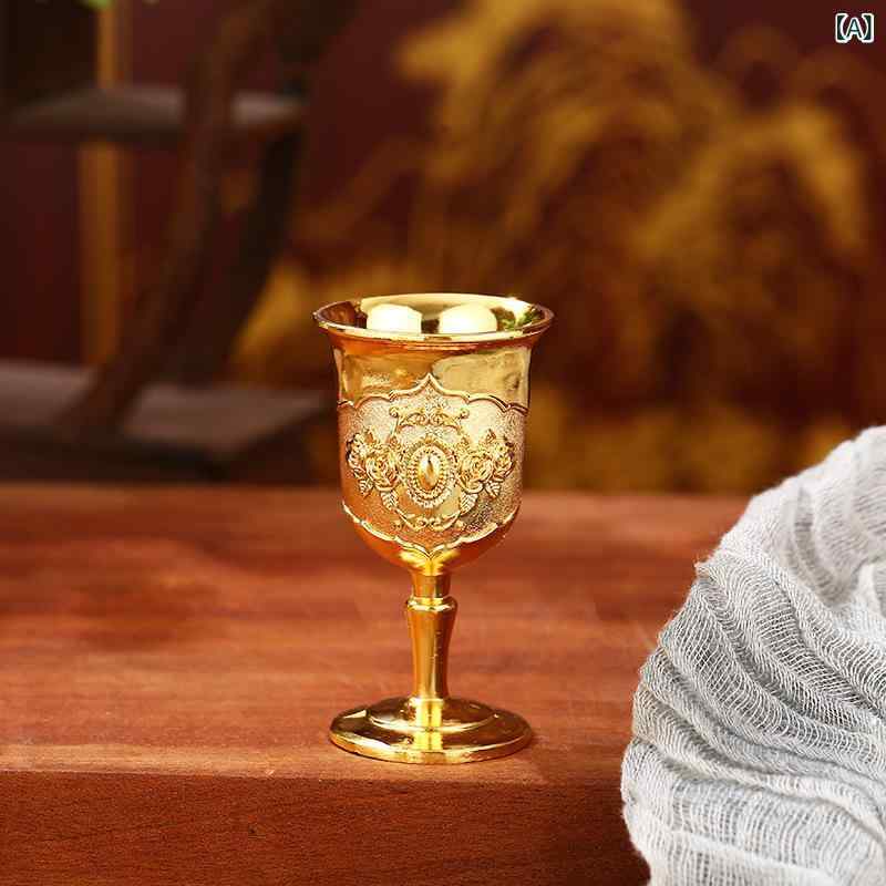 ・カテゴリ: 烈酒杯・材質: 金属・容量: 1-100ml・カラー展開: 金色小玫瑰花酒杯、带把金色孔雀花酒杯・個数: 1個・重量: 39g・スタイル: 新中式