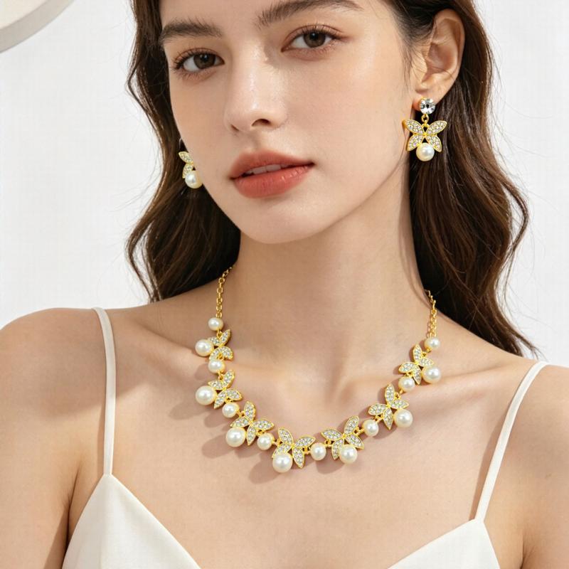 ・素材: 合金・加工技術: 電気メッキ・スタイル: レディース、田園風、フレッシュ・スウィート・セット内容: ピアス+ネックレス・チェーン種類: レギュラーチェーン・ペンダント素材: 合金・柄: 蝶/トンボ/昆虫・カラー展開: ホワイト、ゴ...