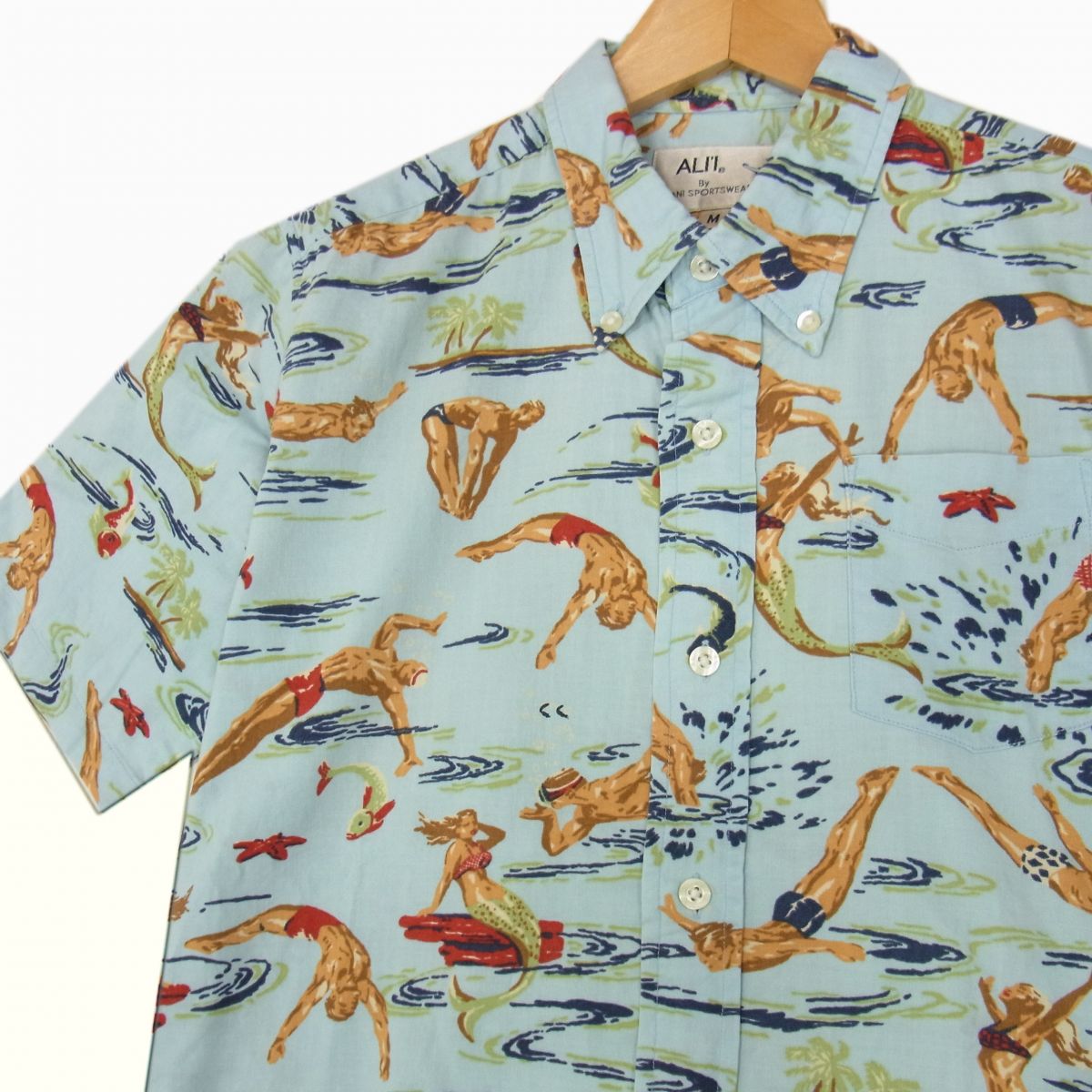 商品説明文 ブランド ALI'I by IOLANI SPORTSWEAR イオラニ　 サイズ表記 M 必ず実寸をご参照ください サイズ（実寸） 着丈66cm、身幅52cm、肩幅40cm、袖丈23cm(平置き背面での採寸なので多少の誤差はご...