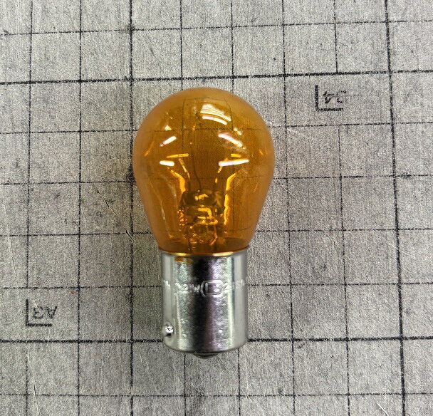 コイト　4670A(24V21W/アンバー/150°ピン) 商品説明 商品品番>4670A 光色アンバー(塗装タイプ)ジ 定格電圧24V21W 形状S25 口金BAU15s 用途方向指示灯/後退灯/表示灯用(フラッシャー・バック・シグナルラ...
