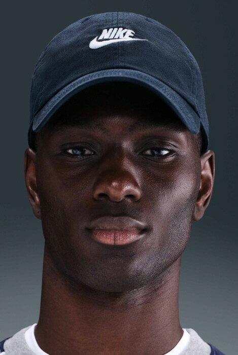 NIKE CLUB UNSTRUCTURED FUTURA WASHED CAP 商品説明 さまざまなスタイルを楽しめる、中程度の 深さのクラシックなナイキ クラブ キャップ。 滑らかなコットンツイル素材に柔らかい ウォッシュ加工を施し、か...