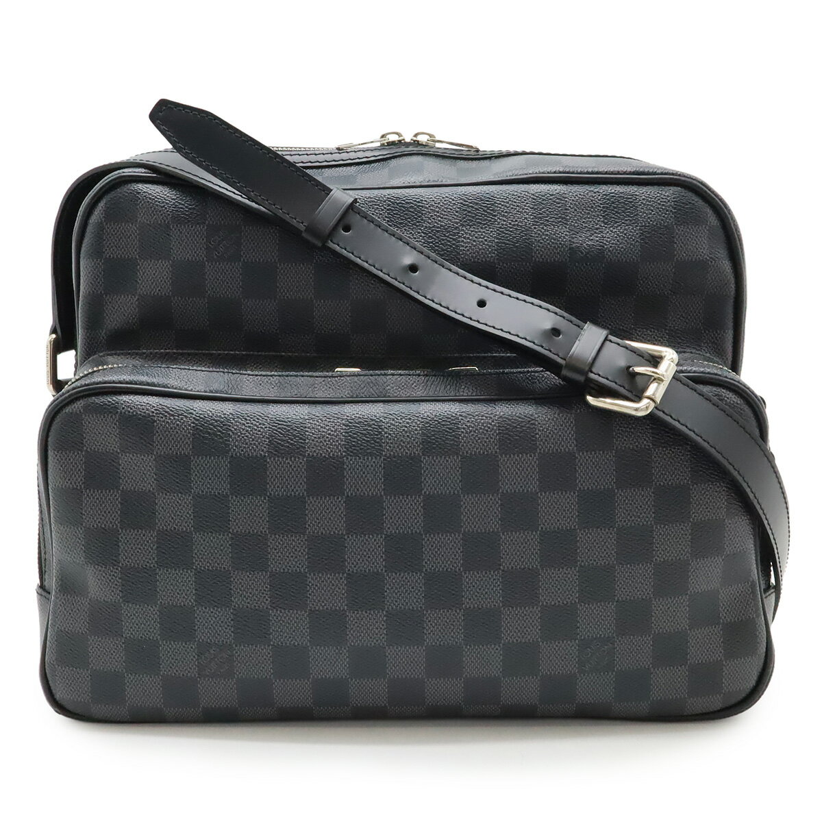 商品説明 程度 中古 Aランク サイズ W33cm H24.5cm D16cm(ポケット含む) ショルダー最長約153cm(5段階調整可、金具含む) 材質 ダミエ・グラフィット キャンバス(PVCコーティングキャンバス) カラー ブラック/...