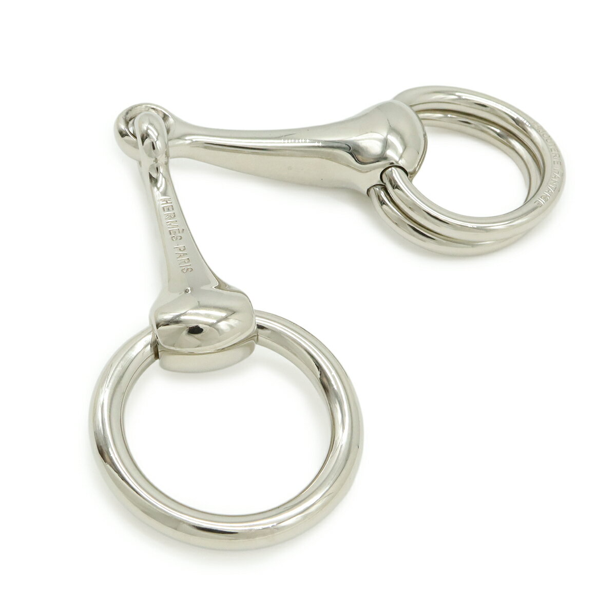 商品説明 程度 中古 Aランク サイズ 全長約10.8cm 幅約3cm 材質 無鉛パラディウム カラー シルバー 付属品 外箱 コンディション 若干の小キズ、スレ コメント 大きなダメージ等なく、全体的に状態の良いお品物でございます。 馬具...