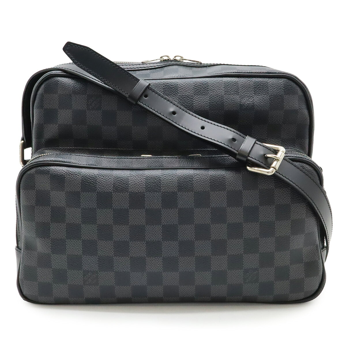 商品説明 程度 中古 Aランク サイズ W33cm H24.5cm D16cm(ポケット含む) ショルダー最長約153cm(5段階調整可、金具含む) 材質 ダミエ・グラフィット キャンバス(PVCコーティングキャンバス) カラー ブラック/...