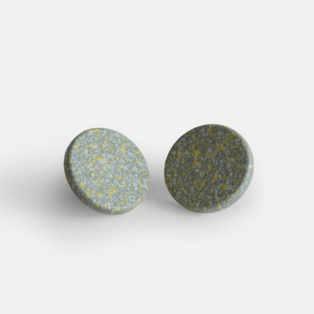 item:TSUBU-pierce(TB01) price:2,800yen+tax brand:POINT（ポイント） derection:MOTON スパッタリングによって描き出される不規則な表情のピアス。普段使いにも取り入れやすいデザ...