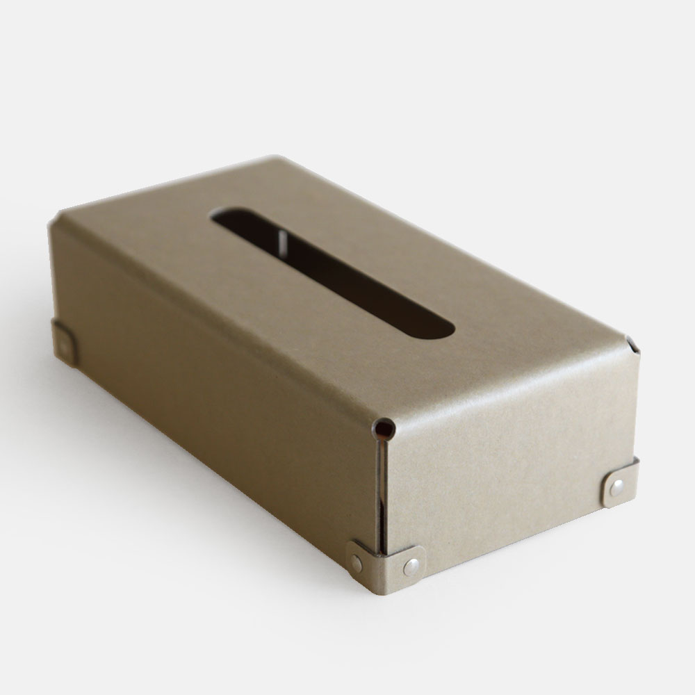 item:BENT TISSUE BOX(Kraft) price:3,200yen+tax brand:concrete craft（コンクリートクラフト） ヨーロッパで開発された繊維ボード「パスコ」を使い、折り曲げて形成し四つ角を留めた...