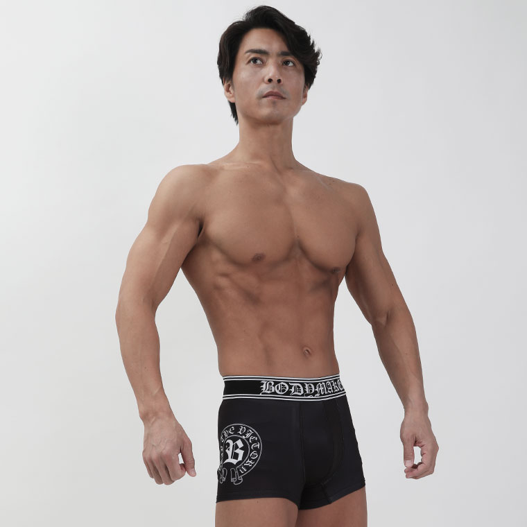 新しいカテゴリーの「＋B（プラス・ビー）」が登場。「Bを＋プラスする」をコンセプトに「＋BEAUTIFUL ＋BRAVE ＋BURLY ＋BEAST ＋BATTLE」「美しく、勇敢な、逞しい、野獣の戦い」格闘技やボクシング、空手など闘う人、...