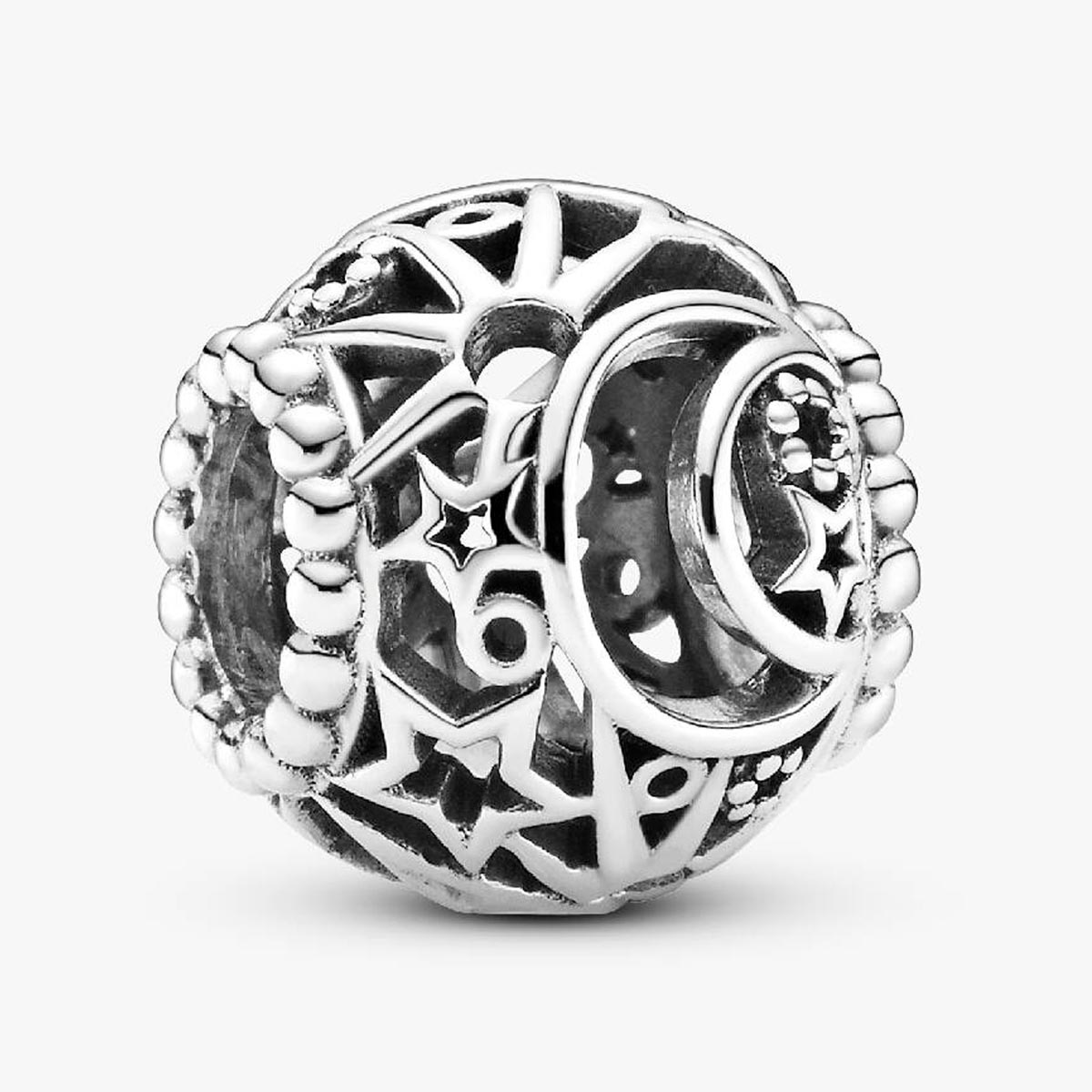 PANDORAは1982年にデンマーク・コペンハーゲンで誕生しました。現在、世界では100カ国以上で展開しているジュエリーブランドです。手ごろな価格でありながら、高品質な素材で手仕上げの精巧な作りが魅力です。スピリチュアルでかつ特別なシンボ...