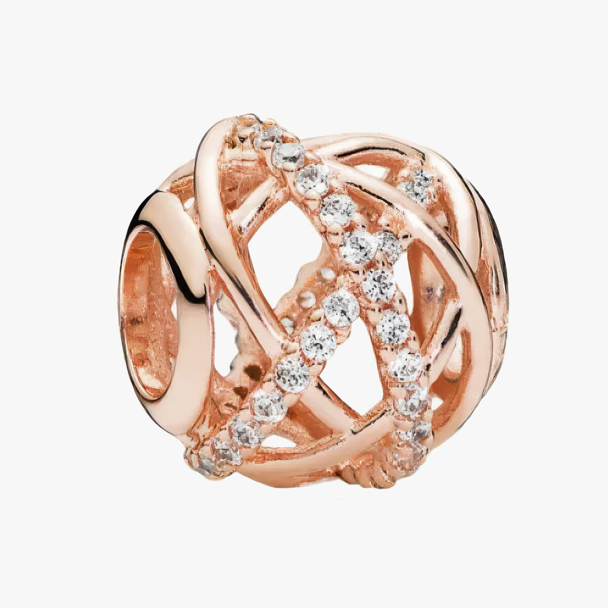 PANDORAは1982年にデンマーク・コペンハーゲンで誕生しました。現在、世界では100カ国以上で展開しているジュエリーブランドです。手ごろな価格でありながら、高品質な素材で手仕上げの精巧な作りが魅力です。サイズ：H11×W11×D9.7mm