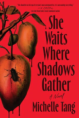 SHE WAITS WHERE SHADOWS GATHER Michelle Tang POISONED PEN PR2026 Paperback English ISBN：9781464251047 洋書 Fiction & Liter...