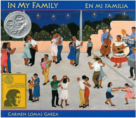 SPAーIN MY FAMILY / EN MI FAMIL Family Pictures Carmen Lomas Garza Carmen Lomas Garza CHILDRENS BOOK PR2013 Paperback Spa...