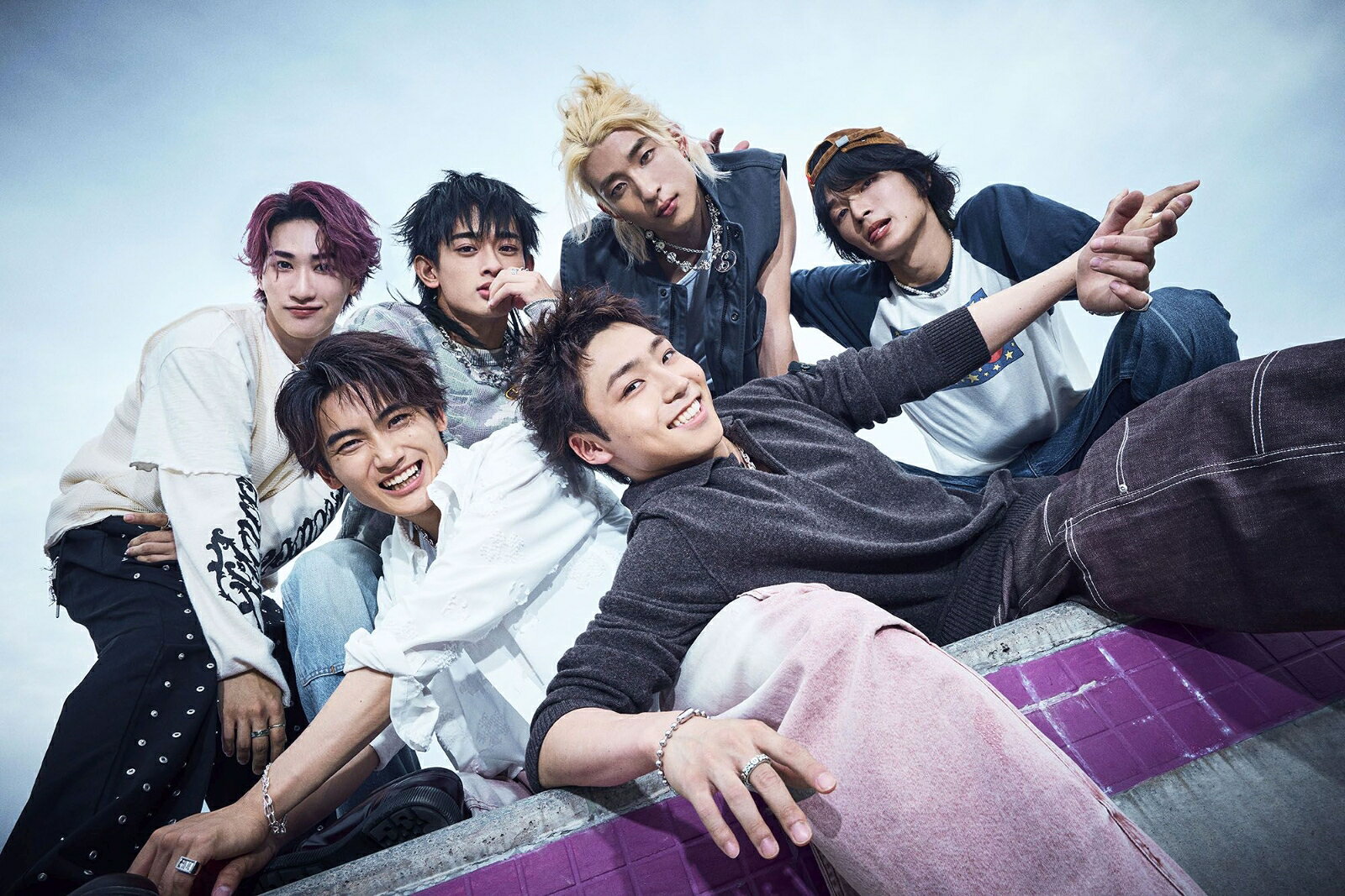 WATWINGBKSCPN_【newcd】 ラブ ワトウィン 発売日：2026年10月21日 LOVE JAN：4988064872220 RZCBー87222 エイベックス・ミュージック・クリエイティヴ(株) エイベックス・ミュージック・...