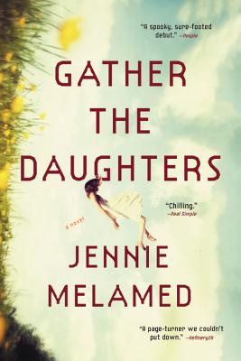 GATHER THE DAUGHTERS Jennie Melamed BACK BAY BOOKS2018 Paperback English ISBN：9780316463683 洋書 Fiction & Literature（小説＆文...
