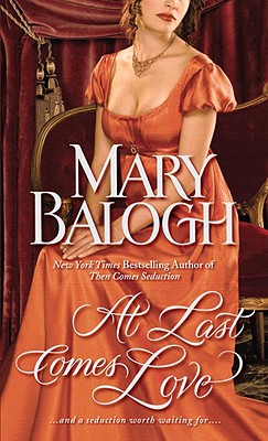 AT LAST COMES LOVE Huxtable Quintet Mary Balogh DELL PUB2009 Mass　Market　Paperbound English ISBN：9780440244240 洋書 Fictio...