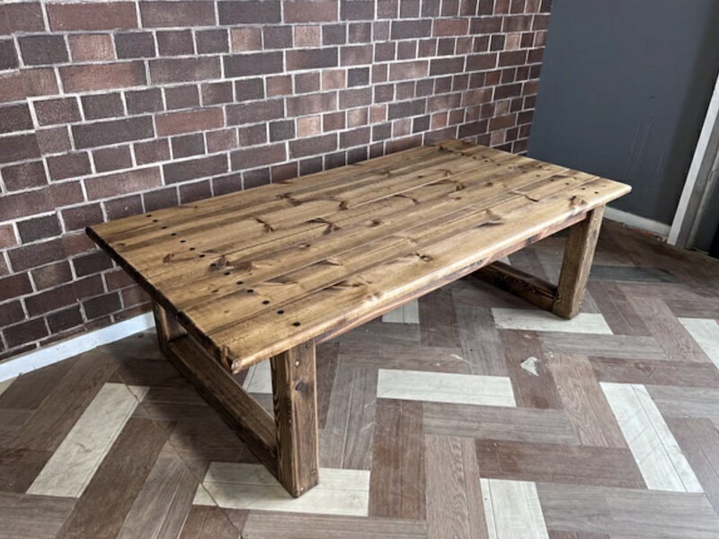 天然木を使用して、1点1点すべて「ハンドメイド」で製作しています。 また完成品をお届け致しますので、梱包を開封して頂ければそのままお使い頂けます。 （手間のかかる組み立てが一切いりません） 合板、化粧板には出すことができない、天然木独特の風...