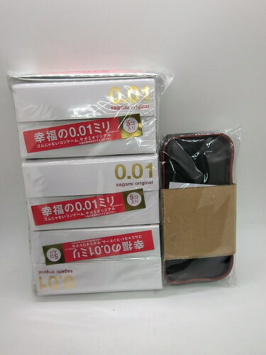 人気商品まとめ買いお得なコンドーム満足セット♪【0.01mmのドレスコード】 厚さ:0.01mm 内容量:5個入×3箱＋おまけ付き 商品サイズ:長さ170mm 直径36mm 材質:ポリウレタン 原産国:マレーシア