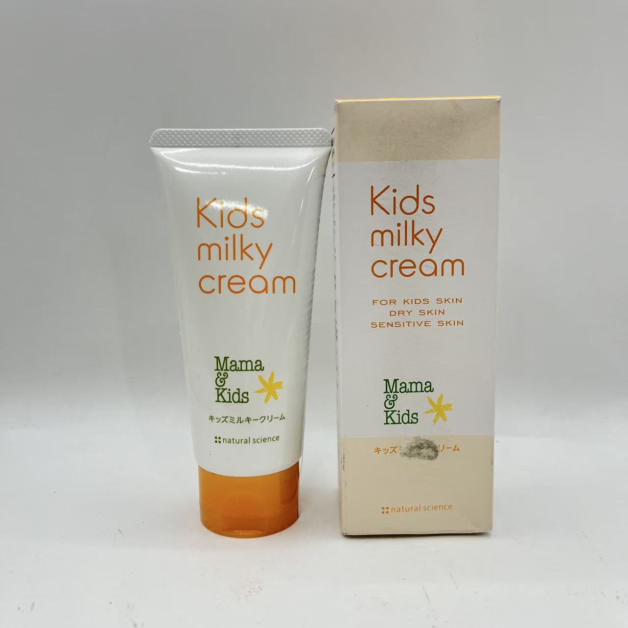 「ママ&キッズ　キッズライン」は自分で使いたくなる使いやすさと肌効果に着目。 外的刺激から肌をガードする”うるおい”と”バリア機能”に特化した成分を厳選配合しています。 皮脂量が少なく、乾燥しているキッズ肌をしっとりすこやかに整え、外的刺激...