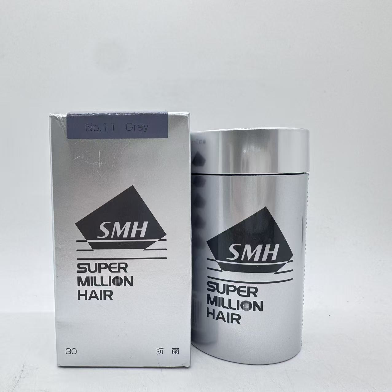 スーパーミリオンヘアー 30g No.11 グレー 薄毛・抜け毛・円形脱毛症・白髪でお悩みの方へ！わずか10秒で頭頂部・後頭部・分け目・つむじ・生え際の薄毛をカバーします。 増毛パウダー(植物系抗菌繊維)が静電気で付着して髪を太く見せること...
