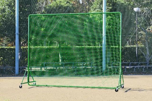 商品情報[ 商品詳細 ]●運賃ランク　10●主材スチール42.7mm、肉厚2.3mmの軟・硬式野球用ストロングタイプ●ネット：ポリエチレン440T/60本、野球目(3.75cm)●3×4m×奥行153cm●重さ54kG●移動の簡単な大型12...