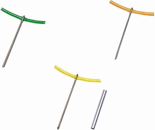 商品情報[ 商品詳細 ]●運賃ランク　1●同色10本1組●U字型クイ長さ14.5cm●ラバー長さ11cm●重さ330G/組●打ち込み用クイ1本付●グランドに打ち込んでおくことで各種競技のラインを短時間で引くことが出来ます打込み用クイ付[ カ...