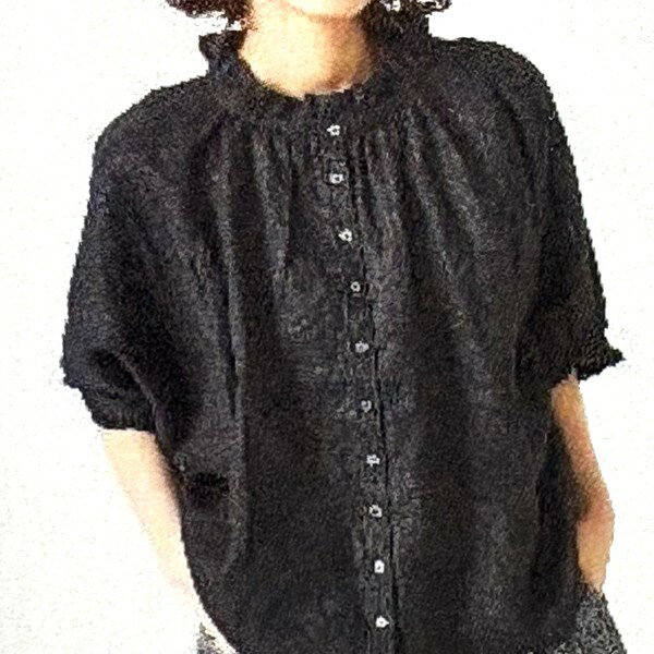 商品説明素材 リネン100% サイズ SIZE:F 身丈60cm バスト巾76cm 天巾21cm 襟フリル巾2cm 袖フリル巾1cm 平置き計測　多少の誤差あり モデル身長167cm カラーについて 商品写真はできる限り実物の色に近づけるよ...