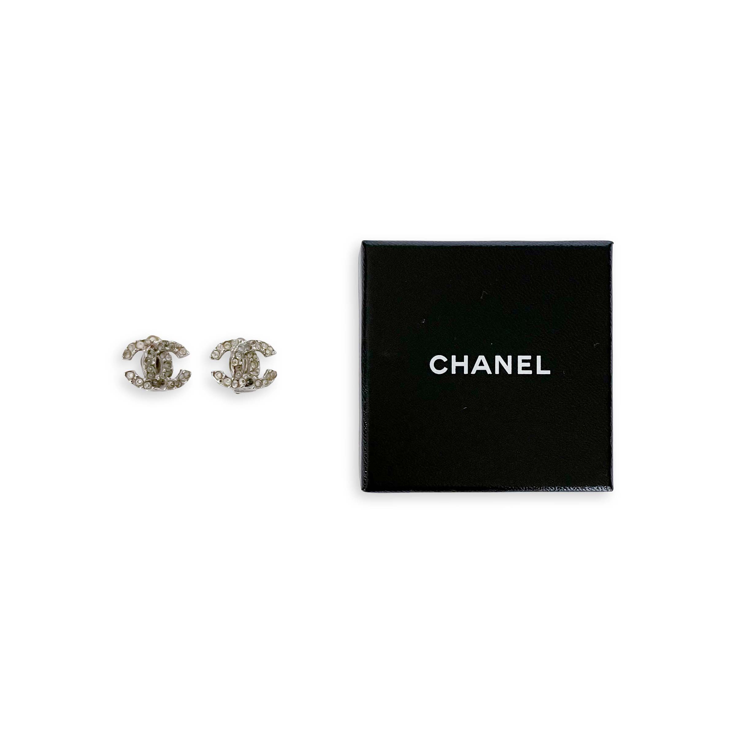 商品情報 特長 CHANELのイヤリングが入荷しました。 ココマーク / ラインストーンが特徴の一品です。サイズ／カラー／状態それぞれ一点ものですので、お早めのご検討をおすすめいたします。 ブランド名 CHANEL（シャネル） モデル - ...