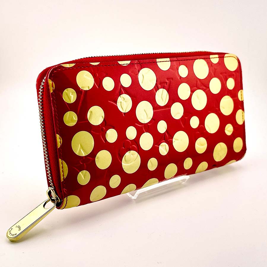 商品詳細 ・ブランド名：ルイ・ヴィトン LOUIS VUITTON ・商品名：ジッピーウォレット インフィニティ 草間彌生コラボ ・型番：M91572 ・サイズ：約W19.5×H10×D2.5（cm） ・カラー：レッド×イエロードット ・素...