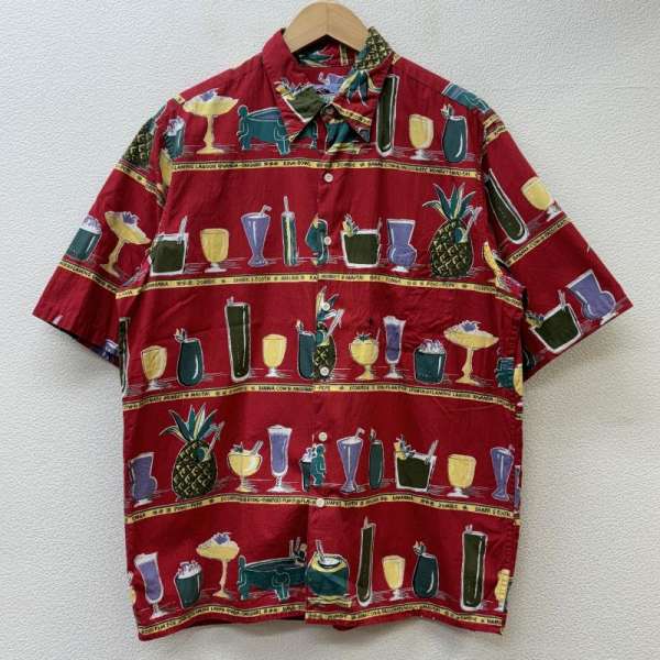 商品情報メーカーレインスプーナー / reyn spooner形状シャツ、ブラウス / 半袖サイズ表記サイズ：M肩幅：46 cm、袖丈：28 cm、着丈：71 cm、身幅：59 cmカラー赤 / レッド柄 / パターン素材商品状態使用感があ...