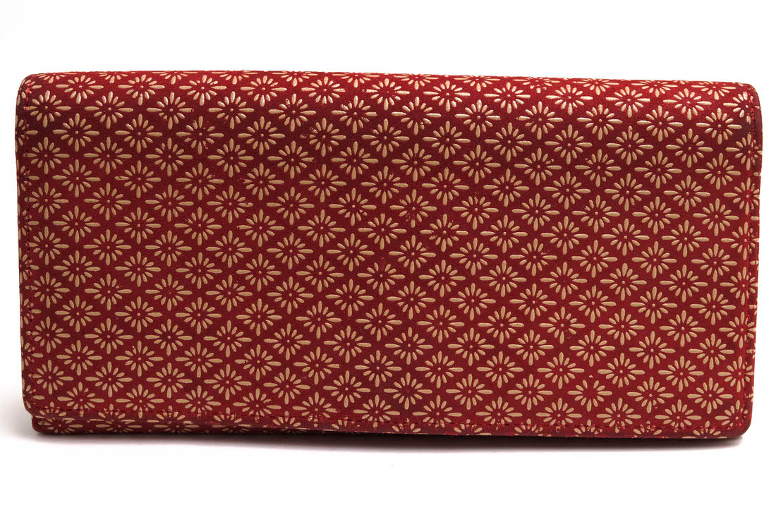 BRANDINGの全商品で利用可↓↓1%OFFクーポン↓↓INDEN-YA 印傳屋 印伝 長財布 レディース 2308 束入れ スナップ留 鹿革 ディアスキン商品説明甲州印伝は、甲州(山梨県)で400年以上にわたり伝承されてきた鹿革に漆で模...