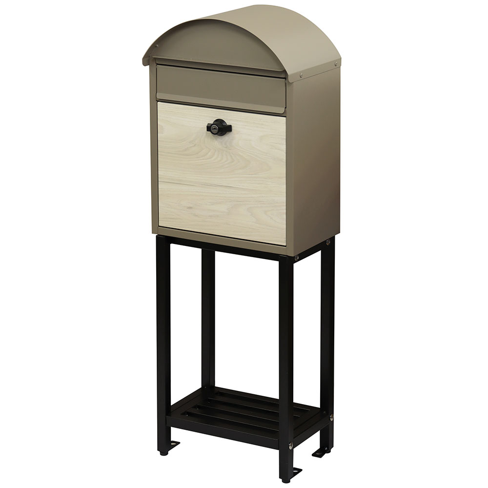 スタンドタイプ 置くだけで使用可能なスタンド式。壁掛け式とは異なり面倒な施工の手間がかかりません。 投函可能目安サイズ 茶封筒角型4号、A4サイズ書類が投函可能です。 セキュリティ 鍵付きなので防犯面に安心です。また、スペアキーが1本付属し...