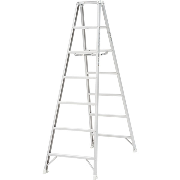 ■軽量専用脚立の130kg仕様 ■オシャレなホワイトカラー ●天板高さ：1.99m ●有効高さ：1.70m ●踏ざん幅：55mm ●設置寸法(mm)：幅681×奥行1357 ●収納寸法(mm)：幅681×奥行151×高さ2107 ●質量：6...