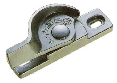 こちらの商品は窓の補助錠「クレセント錠」です。このクレセント錠タイプは右用・左用の区別があります。