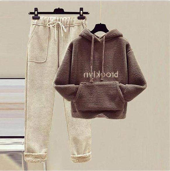 サイズS M L XL 2XLサイズについての説明S: 着丈62、バスト106、肩幅55、袖丈47、パンツ総丈86、 お勧め体重:40-50KGM: 着丈63、バスト110、肩幅57、袖丈48、パンツ総丈87、 お勧め体重:50-55KGL...