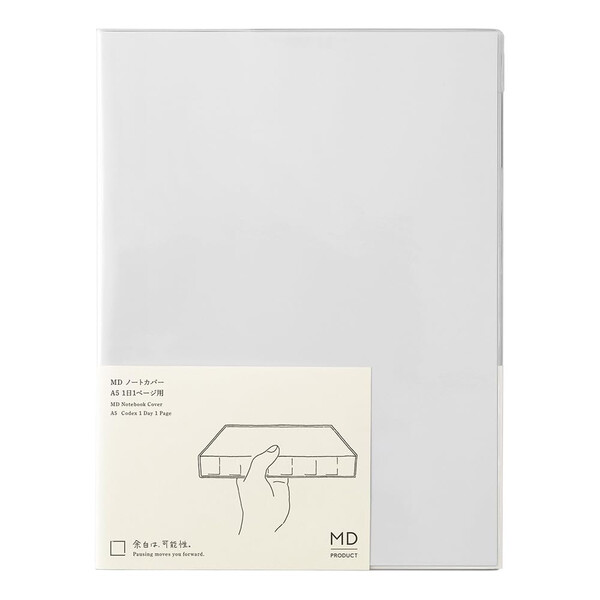 商品名MDノート専用 透明カバー A5 1日1ページ用 A ペンホルダー付 ビニール製 保護 シンプル 日本製 ミドリ説明書きたいとき、その気持ちをそのままに。だから、シンプルに。“書く”“描く”にこだわった「MDノート」シリーズ。MDノー...